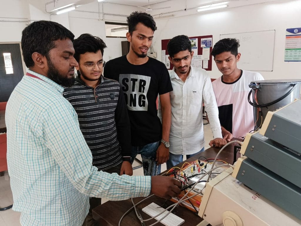 Electronics and Computer Science - School of Engineering And Technology